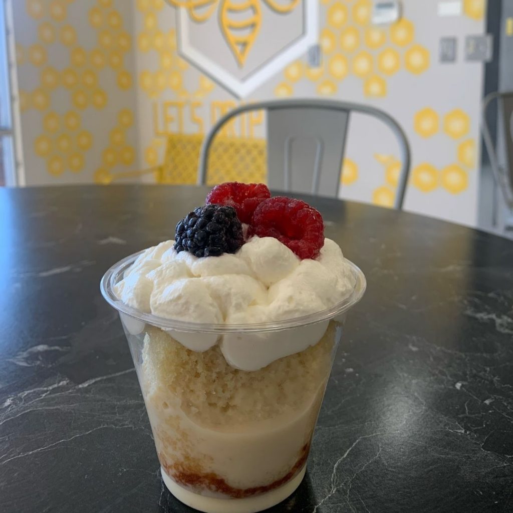 Bees Pastry Cafe – Let’s drip honey